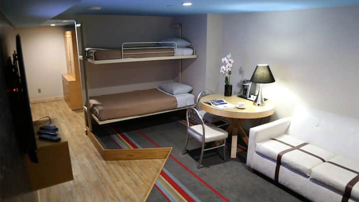 Tryp Nyc | Theatre Room | Near Broadway - Manhattan, NY