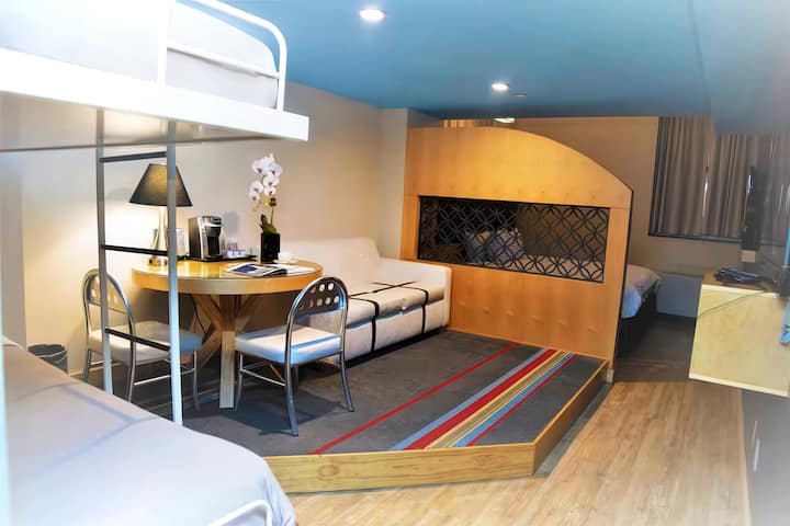 Theatre Room | Tryp Nyc | Near Broadway - New York City