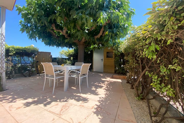 Un Jardin Sur Le Port - Frontignan