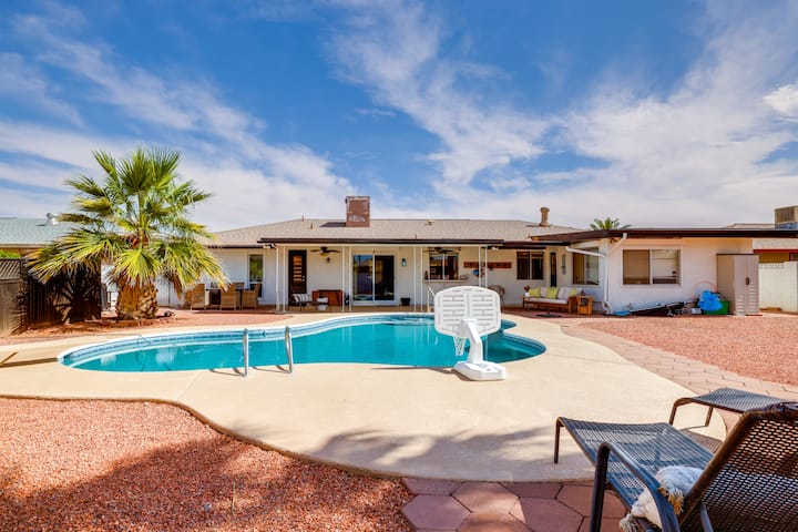 Walk To Golf Club: Sun City Home W/ Private Pool! - Sun City, AZ