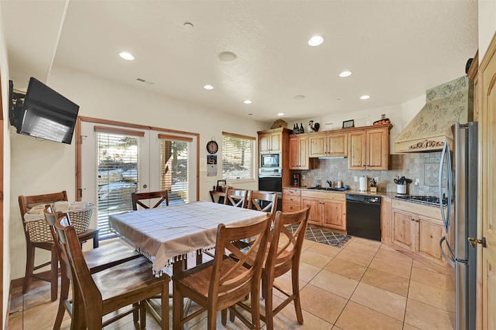 C501 | Peakview Escape: Eden Adventure Base - Huntsville, UT