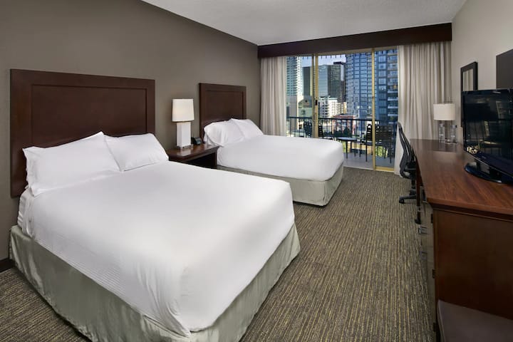 Wyndham Bayside | Skyline View 2 Doubles | Pool - San Diego, CA
