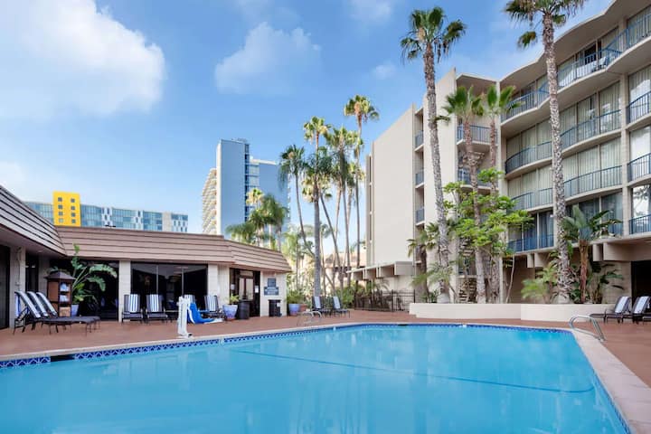 Wyndham Bayside | Superior King | Skyline View - Coronado, CA