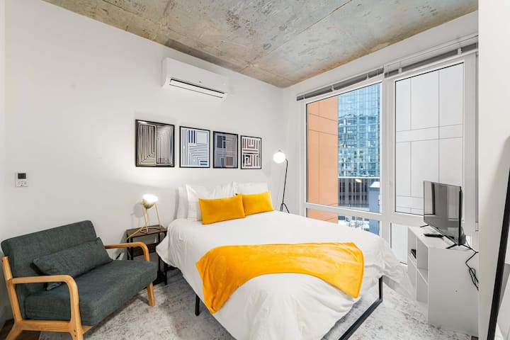 Cozy Studio Suite, Steps From River North & Shops - Edgewater Beach - Chicago