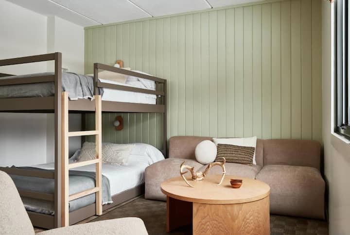 Family Bunk Room L Bluebird Hotel - Lake Placid, NY