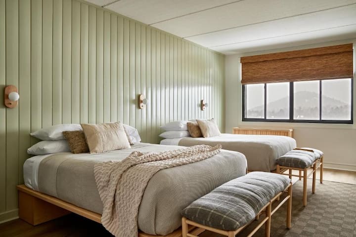 Bluebird Double Queen Suite L Family Friendly - Lake Placid, NY