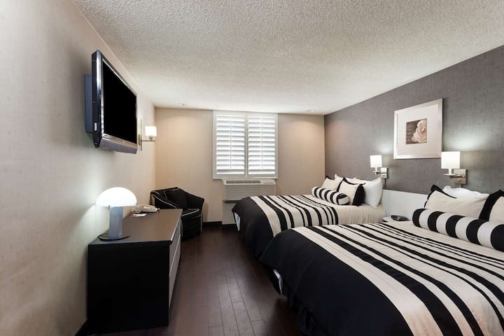 Ramada Plaza | 2 Doubles | Minutes To Lacma - Beverly Hills