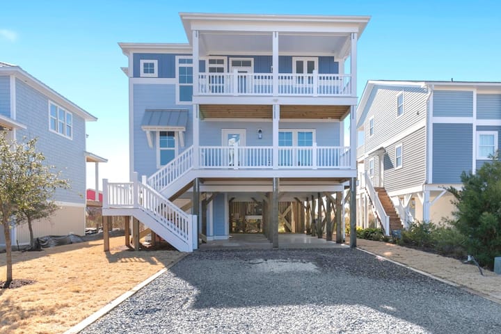 5513 E. Pelican Drive - Southport, NC