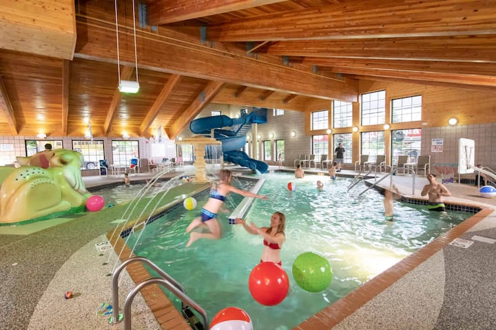 Near Glenwood Caverns + Waterpark & Free Breakfast - Glenwood Springs, CO