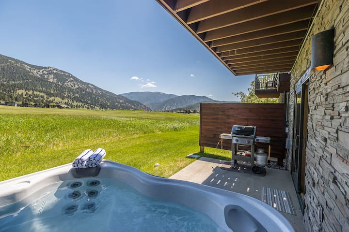 New! Near Town Center W Hot Tub & Community Center - Big Sky