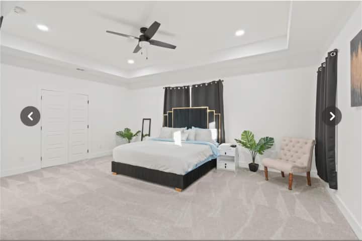 Stylish Urban Escape In The Heart Of Dallas - Irving, TX