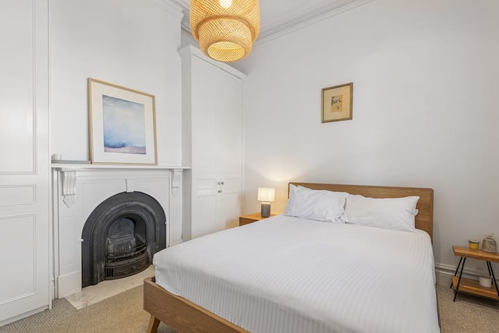 Modern Charm Meets Inner Convenience - Kensington