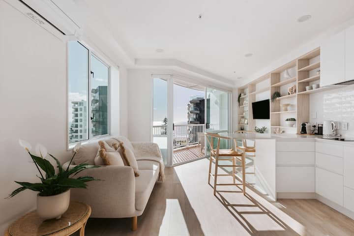 High Rise Luxury Studio, Views & Pool - Mount Maunganui