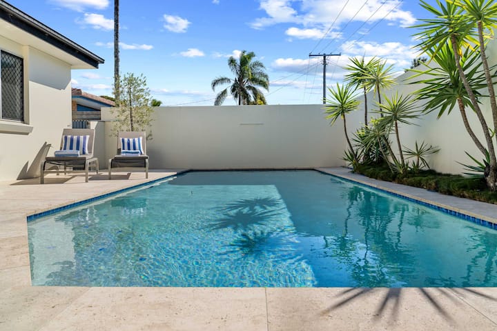 Wurtulla Happy Hideaway - Pool & Pet Friendly - Sunshine Coast