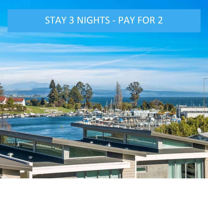 Marina View Retreat With Pool In Prime Location - Taupō