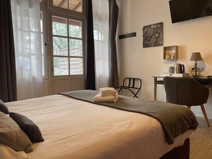 Chambre Triple (Lit King + Lit Single) à Clairac - Tonneins
