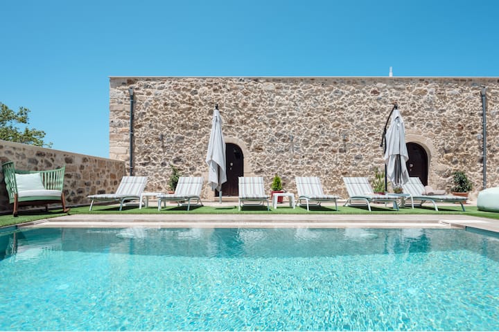 Sun-kissed Hilltop Villa, Priv. Pool, Scenic Views - Plakias
