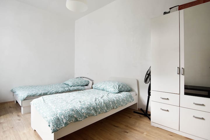 B04 Centrally Located Apartment - Bergisch Gladbach
