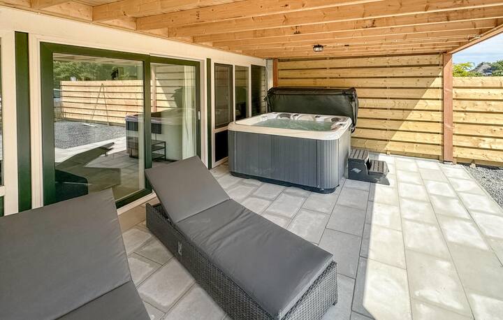 Pet Friendly Home In Stavenisse With Jacuzzi - Zierikzee