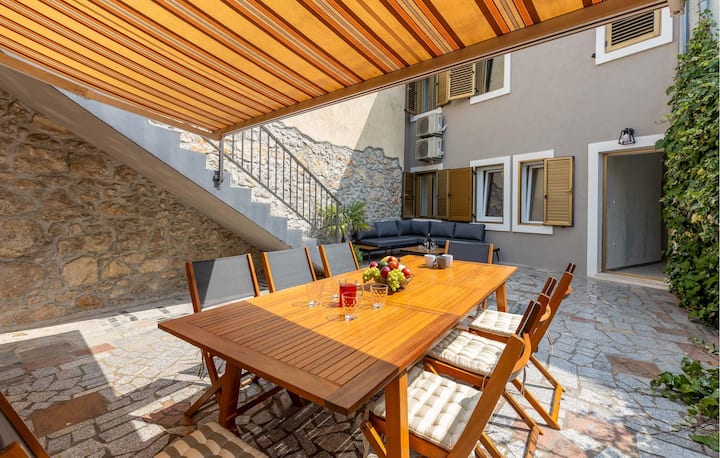 4 Bedroom Stunning Home In Crikvenica - Crikvenica