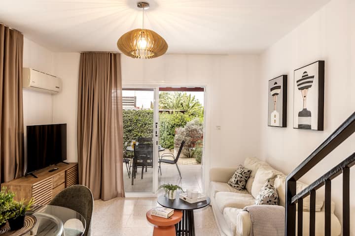 Larnaca Seaside Villa Marina 43 - Перволия