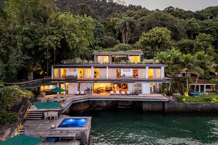 Angra | Stunning Oceanfront Mansion (7 Suites) - Angra dos Reis