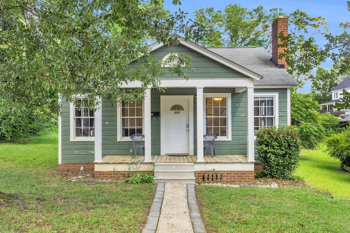 Cute Bungalow Near Downtown, Sleeps 6 - Spartanburg, SC
