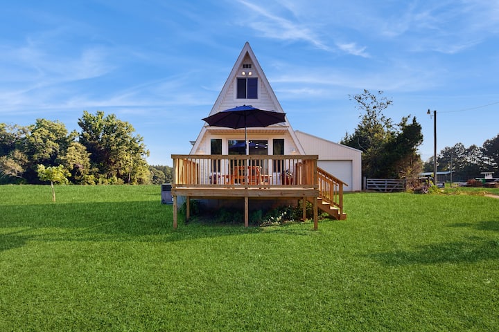Dog-friendly A-frame Cabin W/ Deck - Gilbert, SC