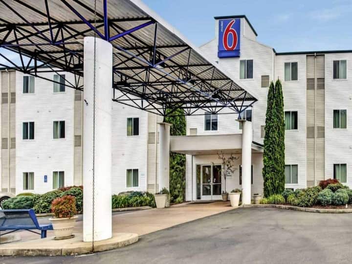 2 Lits Queen | Ns | Micfridge - Roseburg, OR