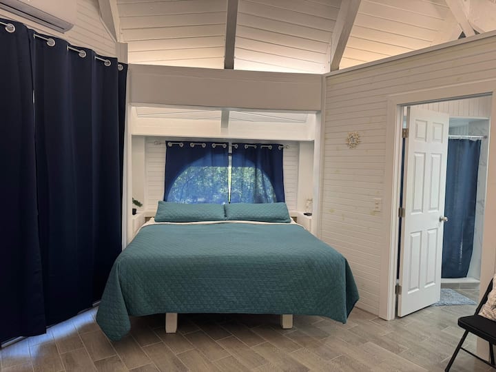 Treehouse Private Village Barnacle Resort - Big Pine Key, FL