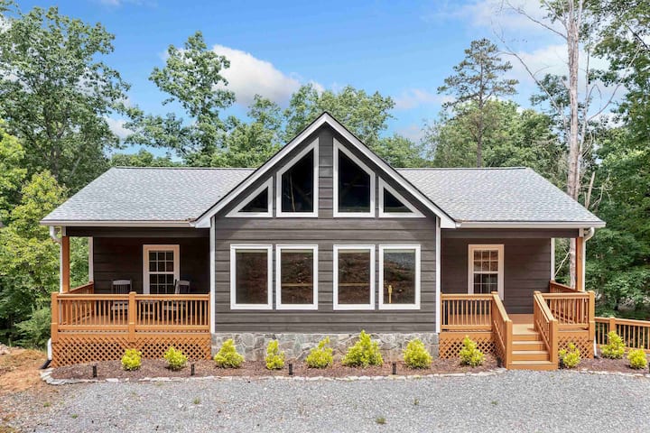 New - Luxurious Mountain Home For 8 W/ Amenities - Ellijay