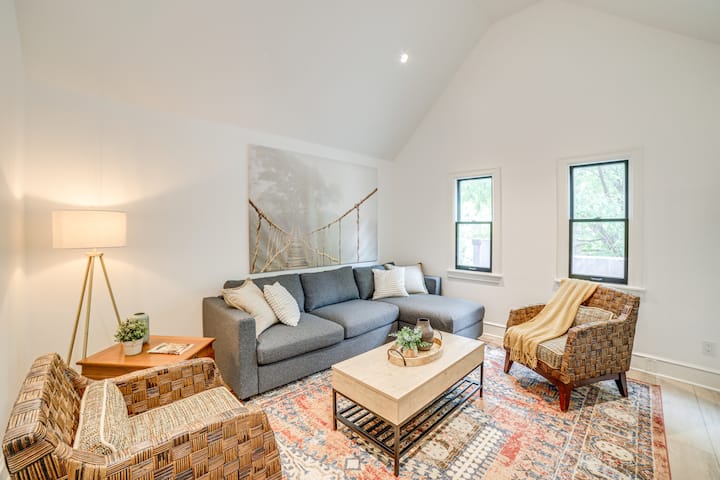 1 Mi To Dtwn Grand Rapids: Chic Condo W/ Balcony! - Grand Rapids, MI