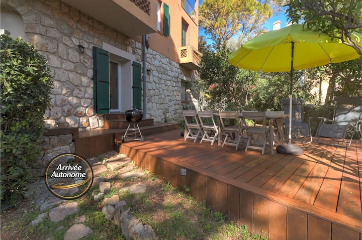 Libération Rez-de-jardin Dans Villa 2 Terrasses - Saint-Jean-Cap-Ferrat