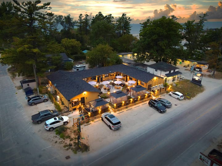 Adrian's Suites (1 Bedroom Junior Suite) - 와사가 비치