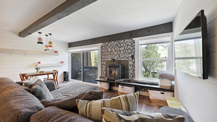 Sunnyslope Condo | Stylish Retreat Near The Slopes - Brian Head, UT