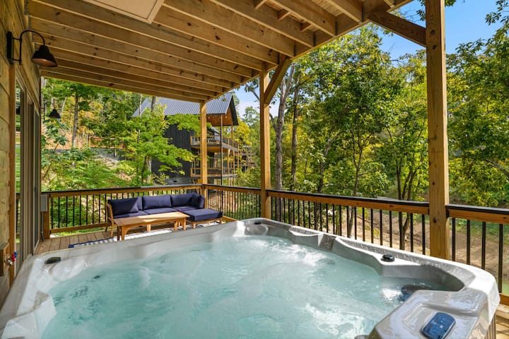 Bobber Bungalow | Boat, Float, Relax - Douglas Lake, TN