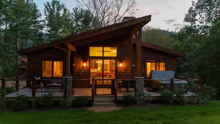 Cozy Contemporary Cabin In Lodges At Eagles Nest - Sugar Mountain, NC