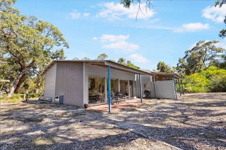 Gippsland: 1br Lodge Offering Bush Views + More! - Loch Sport