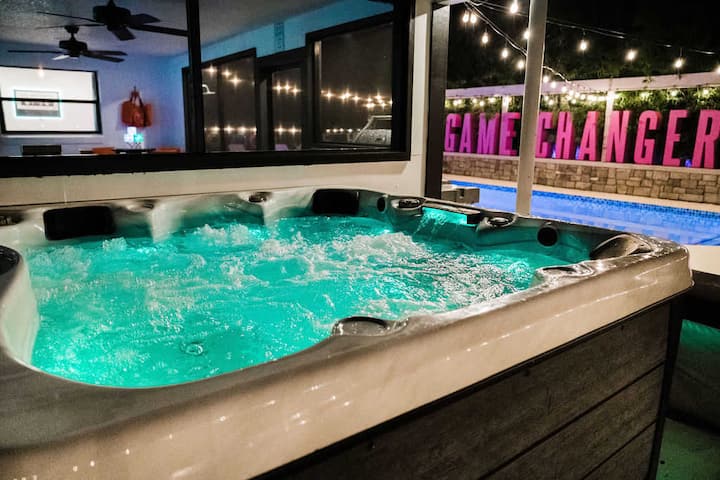 Pool, Hot Tub, Massage Chair, Golf, & Music Vibes! - ウィンターパーク, FL
