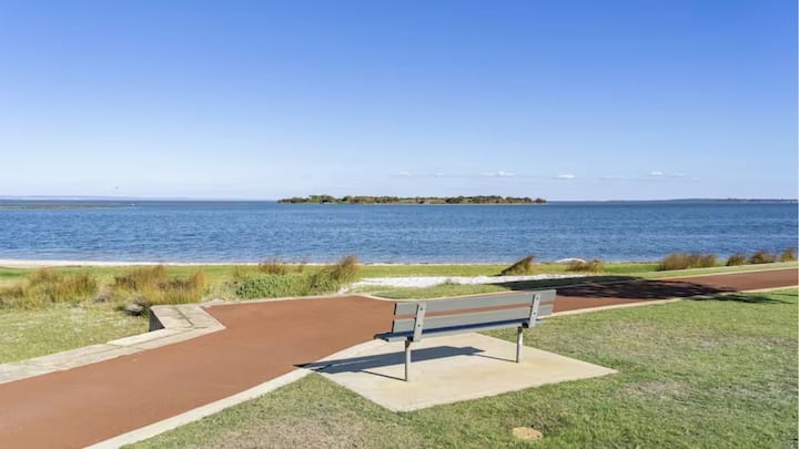Estuary Break In Erskine - Mandurah