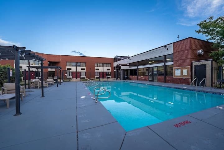 4 Units With Free Breakfast And Pool Access! - Cedar City, UT