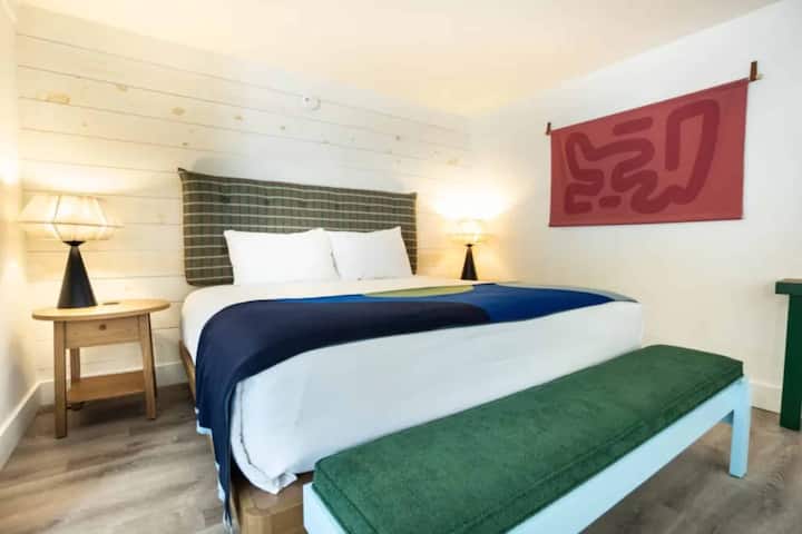 Relax In Style At A Modern Mountain Escape Room! - Stowe, VT