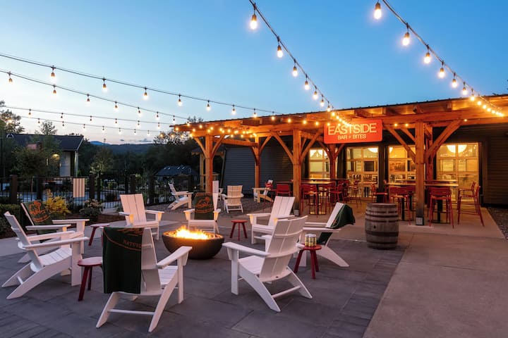 Relax In Style At A Modern Mountain Escape Room! - Stowe, VT