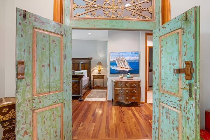 Coastal Charm – Pool Access & Beach Proximity! - Honolulu, HI