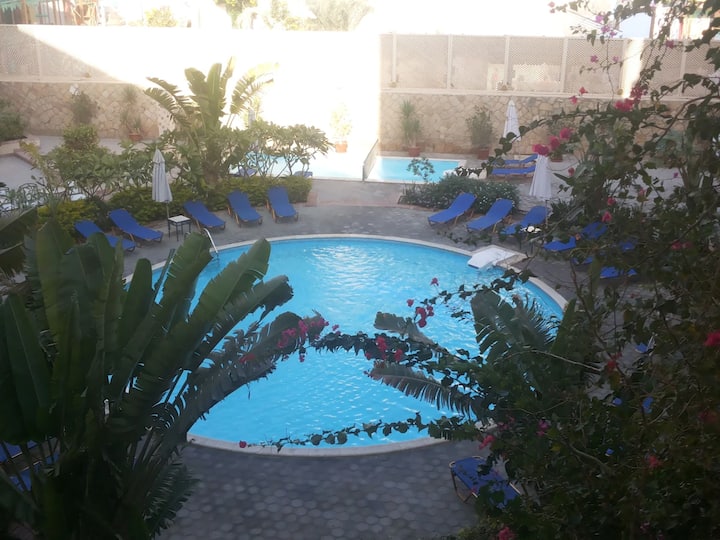 3 Suites With Balcony & Pool Near Old Town Charm - Hurghada