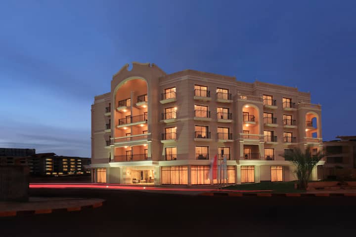 4 Scenic Suites W/ Balcony And Outdoor Pool - Hurghada