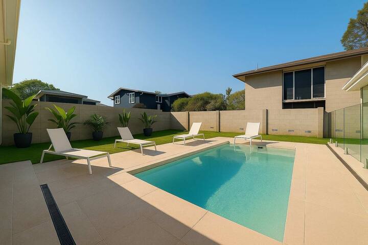 Perfection In Pallarenda With Pool & Studio Apt - Townsville