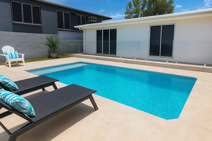Beachfront Pet-friendly Home With Pool & Studio Ap - Townsville