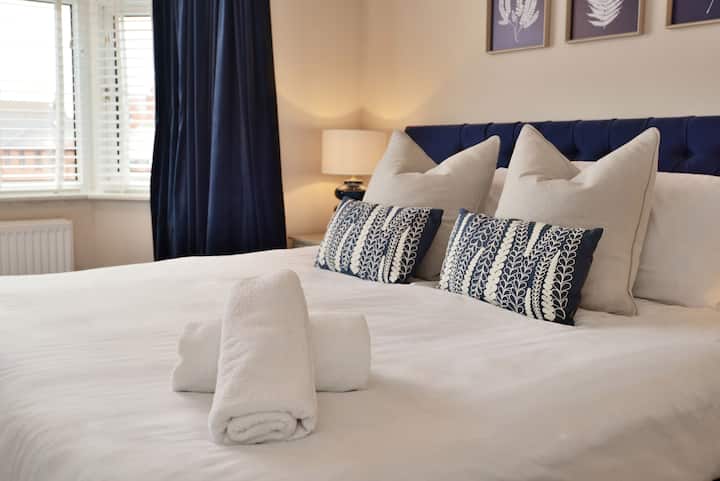 Spacious 3br  • Central  • Pets Welcome - 헤리퍼드