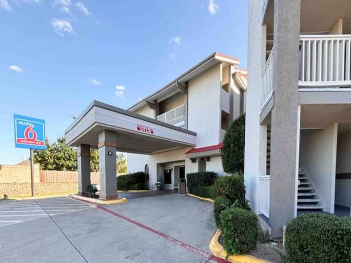 1 Lit King | Ns | Cuisine - Grapevine, TX
